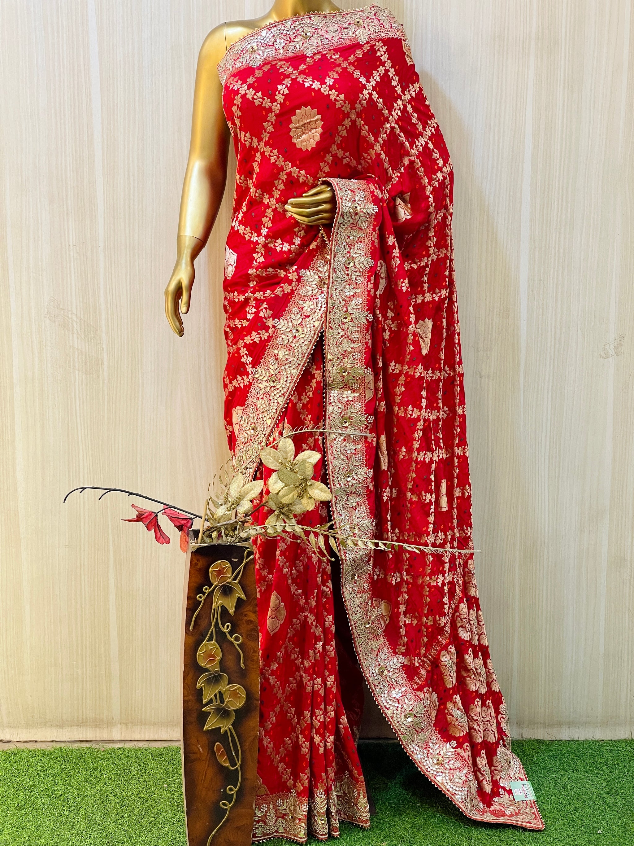 Vrisha Gajji Banarasi Saree